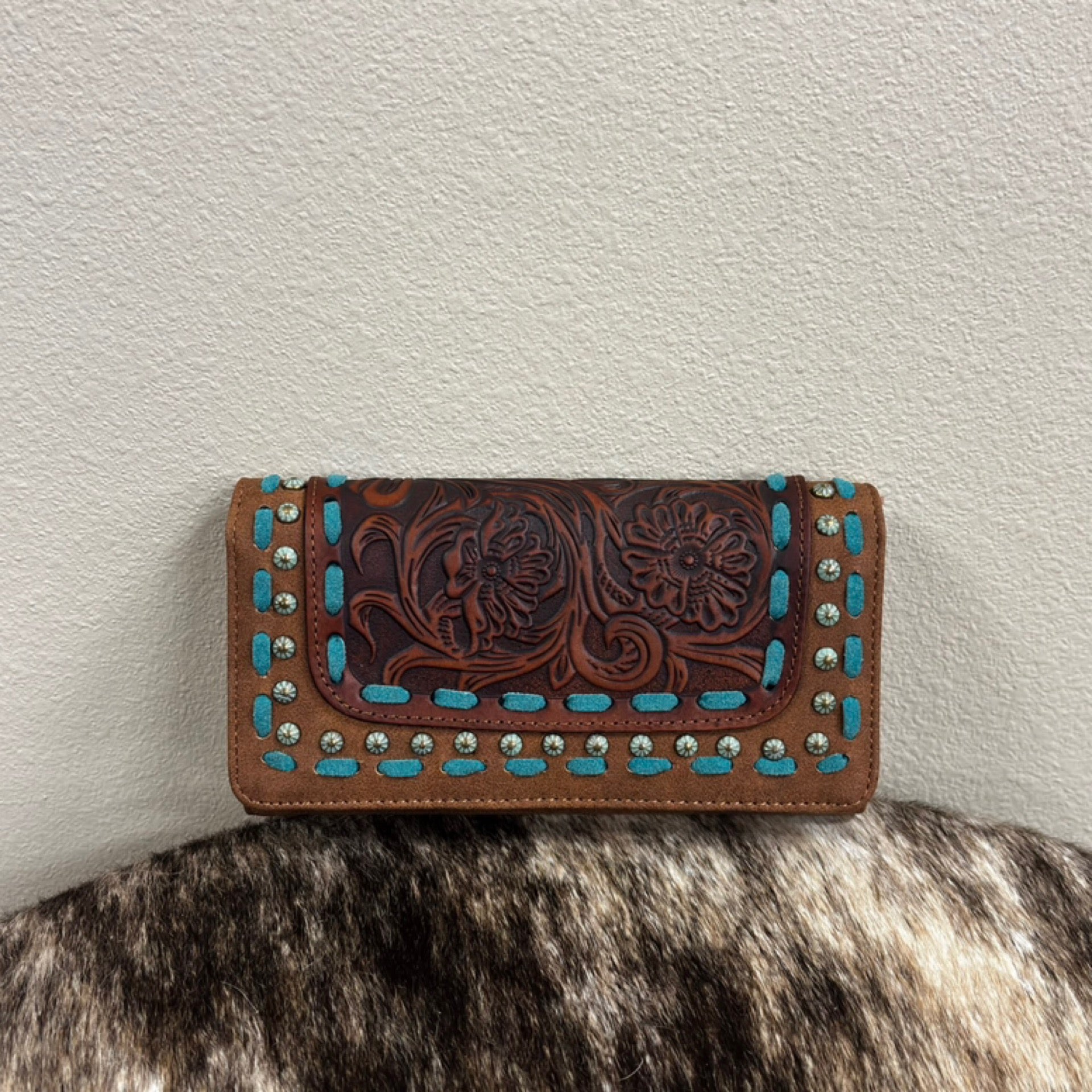 TRINITY RANCH BROWN FLORAL TOOLED WALLET | Southern Comfort Western Wear